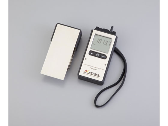 【商品説明】●表示値を固定するデータホールド機能付きです。●MAX／MIN／AVG表示機能付きです。【仕様】●サイズ（mm）：50．9×24．7×132．9●重量：約119g●測定範囲：300〜1200hPa●表示：hPa、mbar、Pa●...