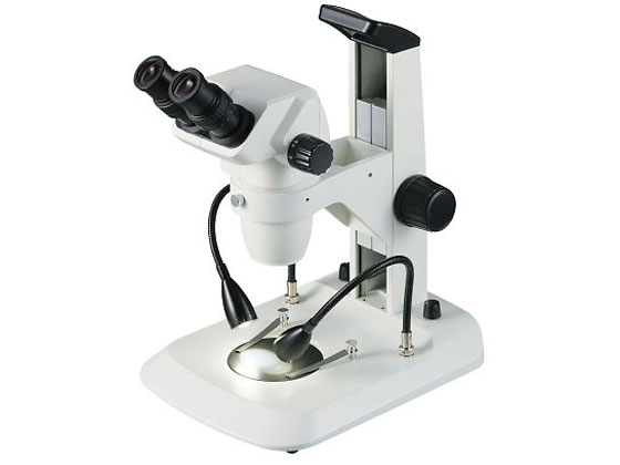 【仕様】●仕様：双眼●総合倍率：6．7〜45×●接眼レンズ：10倍（WF10×）●鏡筒形式：傾斜角45°●眼幅調整範囲：55〜75mm●ズーム比：1：6．72●実視野直径：φ22mm●ステージ直径：φ95mm●照明：LED●照明出力調整：無...