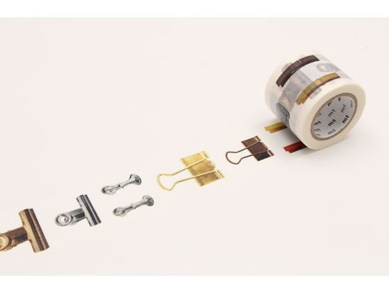 【商品説明】貼って剥がせるマスキングテープmt。手紙に貼ってみたり、ラッピングに使ってみたり、可能性は無限大。【仕様】●色目：クリップ●テープサイズ：幅40mm×長さ7m●注文単位：1巻【備考】※メーカーの都合により、パッケージ・仕様等は予...