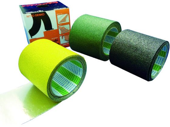 【商品説明】●屋外用（凹凸面）。（素足以外で歩行する場所全般）工業、駅、各種施設の階段、スロープの滑り防止に。●階段、スロープなどの滑りやすい箇所や危険を伴う作業場でのスリップを防ぐテープです。●アルミ基材なので、凹凸面に追従します。●優れ...
