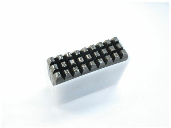【仕様】●型番：SKA-30●入数：1S●寸法（mm）：3．0●セット内容（本）：27●炭素鋼（S45C）先端焼入●A〜Z、−【備考】※メーカーの都合により、パッケージ・仕様等は予告なく変更になる場合がございます。【検索用キーワード】TRU...