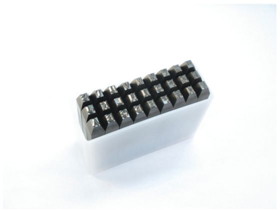 【仕様】●型番：SKA-60●入数：1S●寸法（mm）：6．0●セット内容（本）：27●炭素鋼（S45C）先端焼入●A〜Z、−【備考】※メーカーの都合により、パッケージ・仕様等は予告なく変更になる場合がございます。【検索用キーワード】TRU...