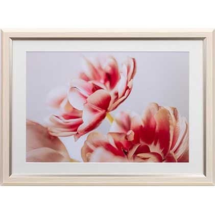 【返品種別A】□「返品種別」について詳しくはこちら□2025年10月 発売◆内面のシャンパンゴールドのラインがアクセントのウッド調のデザインは高級感があり作品を優雅に演出。◆和室にも洋室にも馴染む優しい佇まいは、心休まるリラックス空間をはじ...