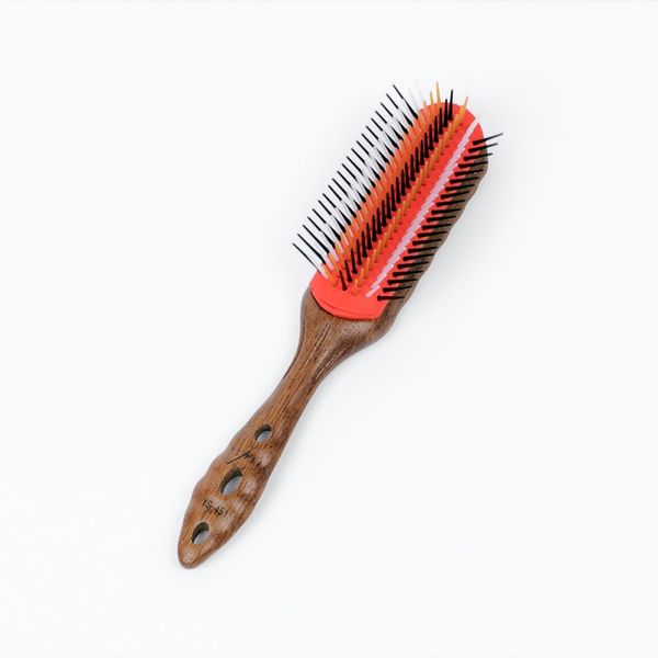 【返品種別B】□「返品種別」について詳しくはこちら□「おひとり様1点まで」◆しっかり伸ばしてツヤを出す。髪に対してテンションをかけやすく、しっかり伸ばしたりツヤを出したりするのにむいています。◆どこでも握れ、肩が凝らない木製、軽量ハンドルが...