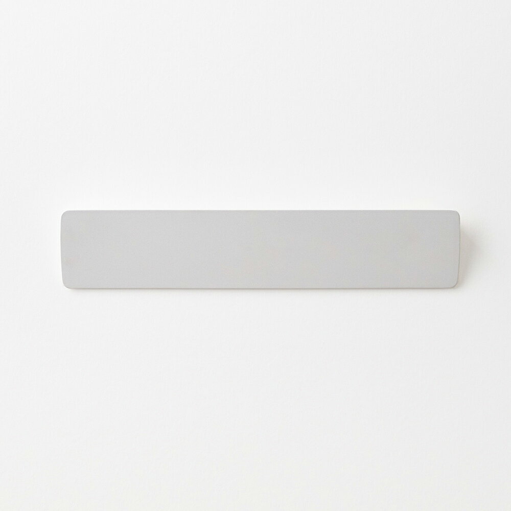 【返品種別A】□「返品種別」について詳しくはこちら□メーカー保証期間 6ヶ月※USB充電器は付属しておりません。別途お買い求めください。◆誰でも簡単に取り付けできる設置場所を選ばない充電式センサーライト石膏ボードピンで固定するため壁も傷つき...