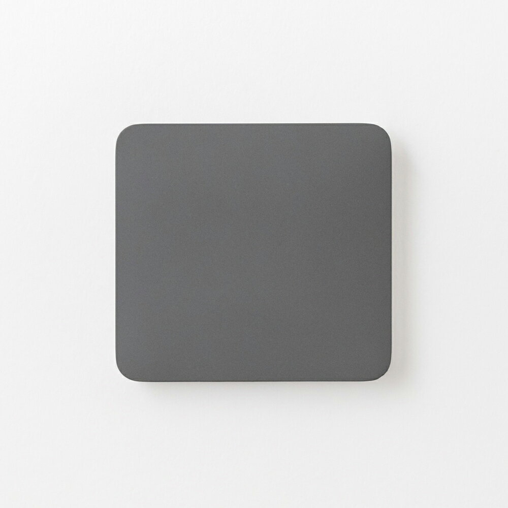 【返品種別A】□「返品種別」について詳しくはこちら□メーカー保証期間 6ヶ月※USB充電器は付属しておりません。別途お買い求めください。◆誰でも簡単に取り付けできる設置場所を選ばない充電式センサーライト石膏ボードピンで固定するため壁も傷つき...