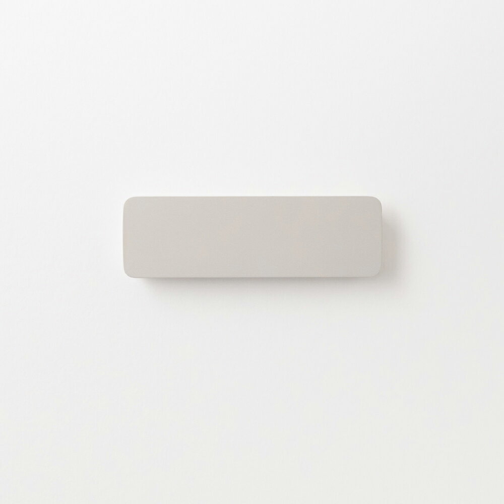 【返品種別A】□「返品種別」について詳しくはこちら□※USB充電器は付属しておりません。別途お買い求めください。◆誰でも簡単に取り付けできる設置場所を選ばない充電式センサーライト石膏ボードピンで固定するため壁も傷つきにくく、簡単に設置するこ...
