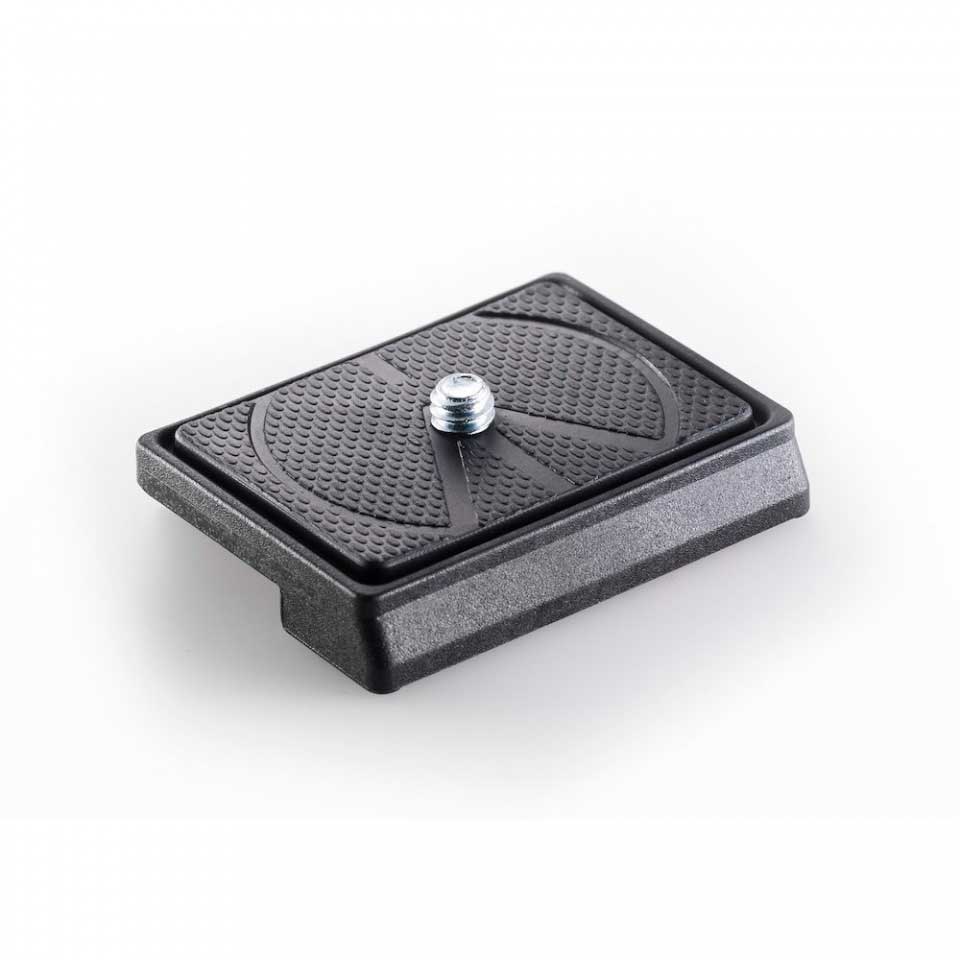 【返品種別A】□「返品種別」について詳しくはこちら□2015年03月 発売◆コンパクトサイズで、軽量なテクノポリマー製。◆カメラのセッティング時、正確性を最大にサポートするラバー製のグリップ。◆カメラの下に簡単に装着できるよう、特別フリップ...