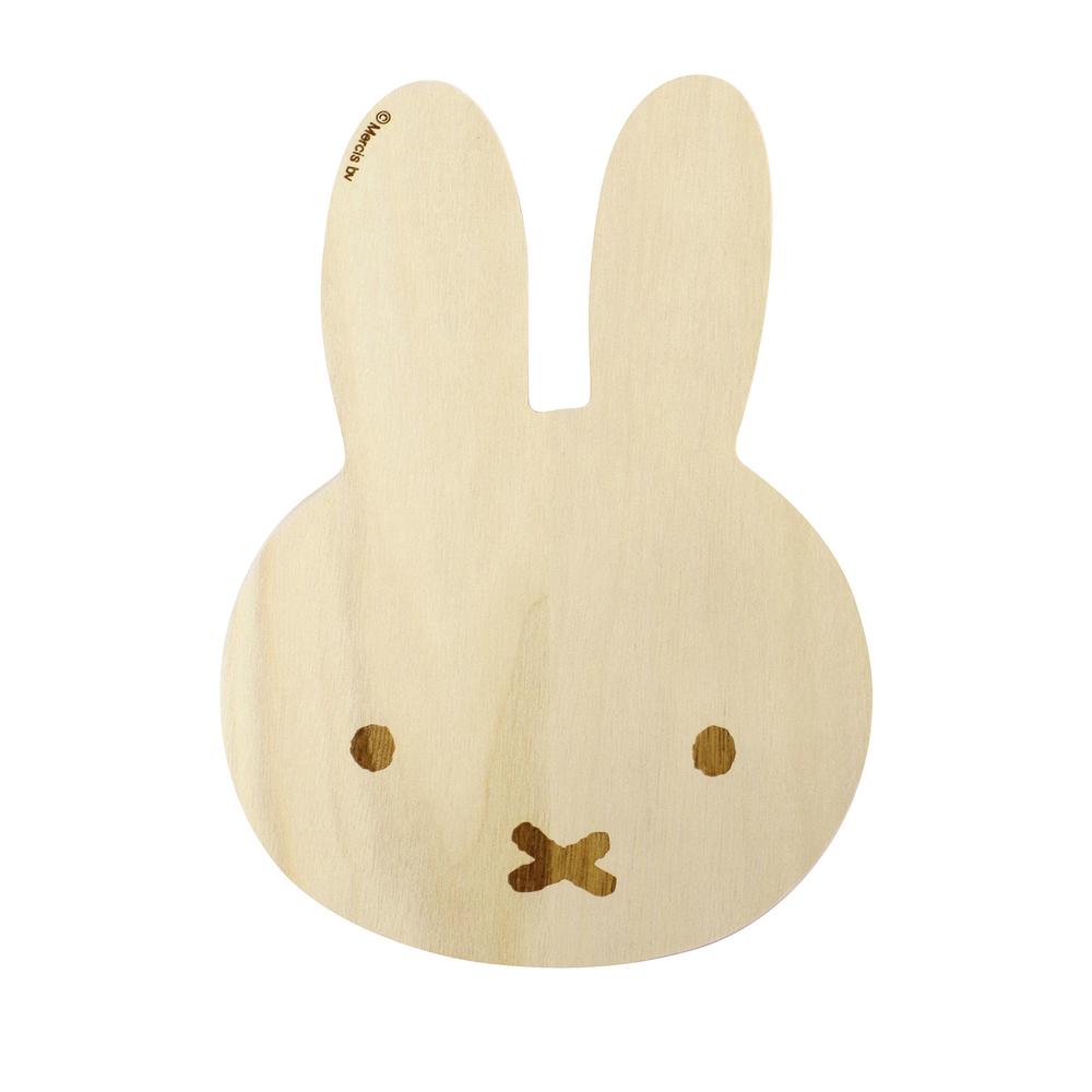 【返品種別A】□「返品種別」について詳しくはこちら□◆キャラクターのフェイスデザイン！　可愛らしいカッティングボード◆乾きが早く、まな板に最適な桐製。無塗装仕様。◆場所を取らず使い勝手の良いサイズ感。立てかけできて、収納も省スペース。◆フル...