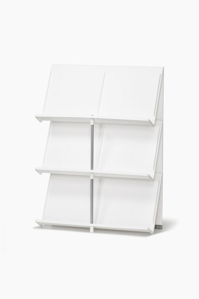 【返品種別A】□「返品種別」について詳しくはこちら□※画像は使用イメージです。◆蓋や扉がないのでサッと取り出せる、スリムタイプの3段シューズラック。◆超薄型ながら大人用の靴を6足まで収納可能。◆たくさん収納しても圧迫感がなく、エントランスス...
