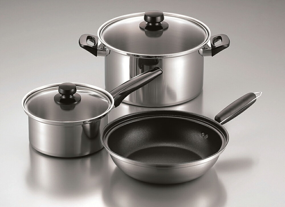 【返品種別A】□「返品種別」について詳しくはこちら□2023年09月 発売◆フタをしたまま調理が見える。◆IHクッキングヒーターに最適、強化ガラス蓋を使用しています。◆これらの調理器は鍋の底部から集中的に加熱しますので、底部には十分な厚さが...