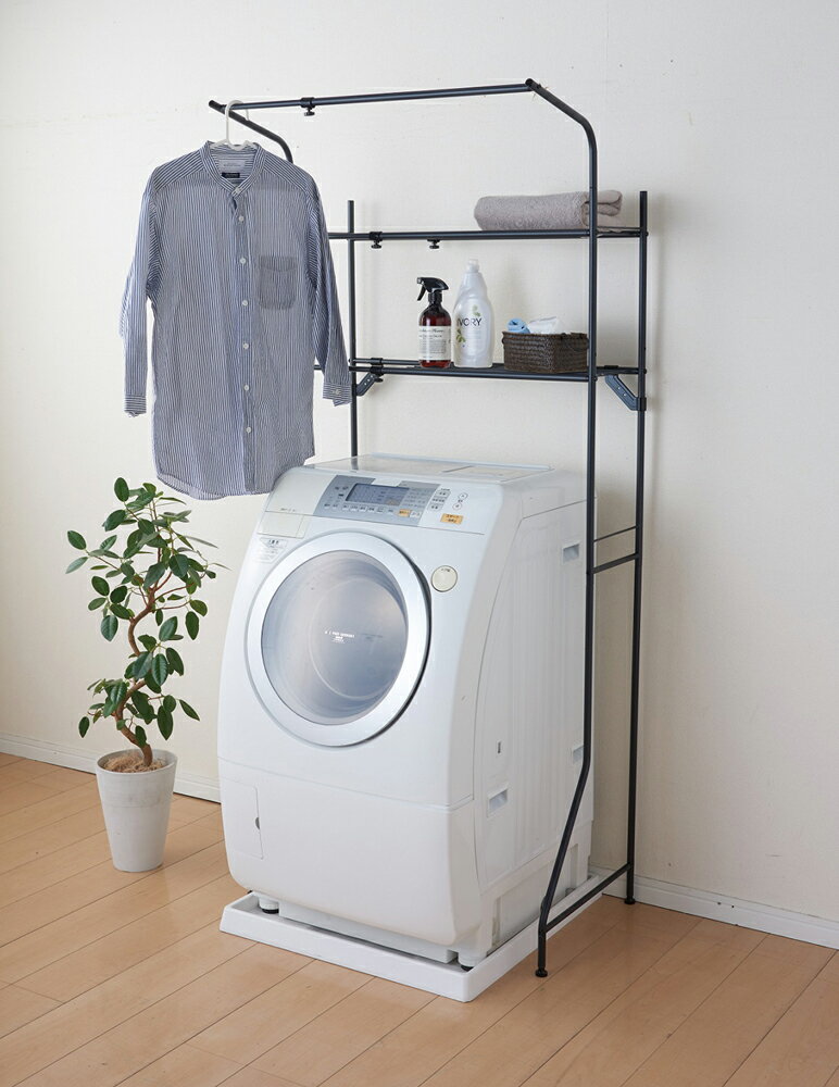 【返品種別A】□「返品種別」について詳しくはこちら□◆いろいろな洗濯機に使用出来る伸縮式のタオル掛け付ランドリーラック◆スタイリッシュな艶消しマット仕上げ◆小物掛けにも応用可能なタオル掛け付き◆下段の棚は2段階で高さ調節可能■　仕　様　■サ...