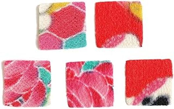 【返品種別B】□「返品種別」について詳しくはこちら□◆下準備のいらないカット済の小さなちりめんです。◆小さなちりめんを自分で正方形にカットすることはとても難しいですが、この商品ならすぐに作品にとりかかることができ、仕上がりもとてもキレイです...