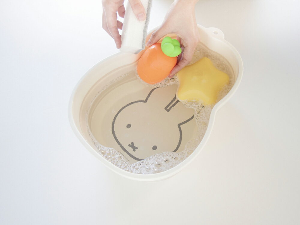 【返品種別A】□「返品種別」について詳しくはこちら□◆ナチュラルカラーでミッフィーの形がかわいい洗い桶。◆ちょっとした洗濯物の手洗いやお皿洗いに。◆コンパクトに折りたため、吊れるフック穴付きで収納に便利です。■　仕　様　■サイズ(約）：幅2...