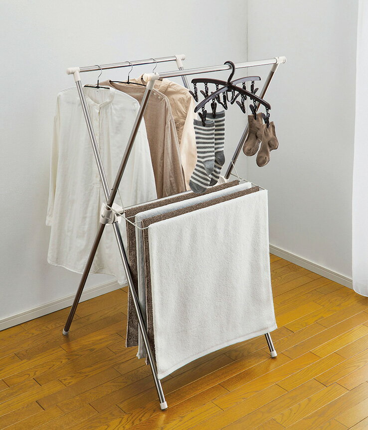 【返品種別A】□「返品種別」について詳しくはこちら□◆工具不要なので約5〜7分ほどで組み立て可能◆サビに強いステンレス巻きスチールパイプ◆コンパクトに収納可能◆バスタオルが4枚干せる■　仕　様　■サイズ(約)：700×760×1290mm収...