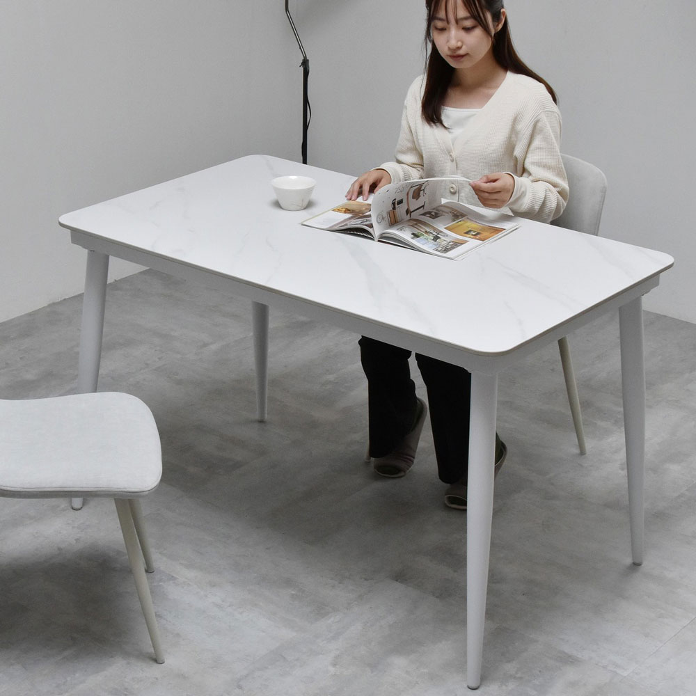【返品種別A】□「返品種別」について詳しくはこちら□2024年11月 発売※直射日光のあたる場所や、湿気の多い場所でのご使用は控えて下さい。変形・変色の恐れがございます。※ケガをする恐れがありますので、本来の用途以外で使用しないでください。...