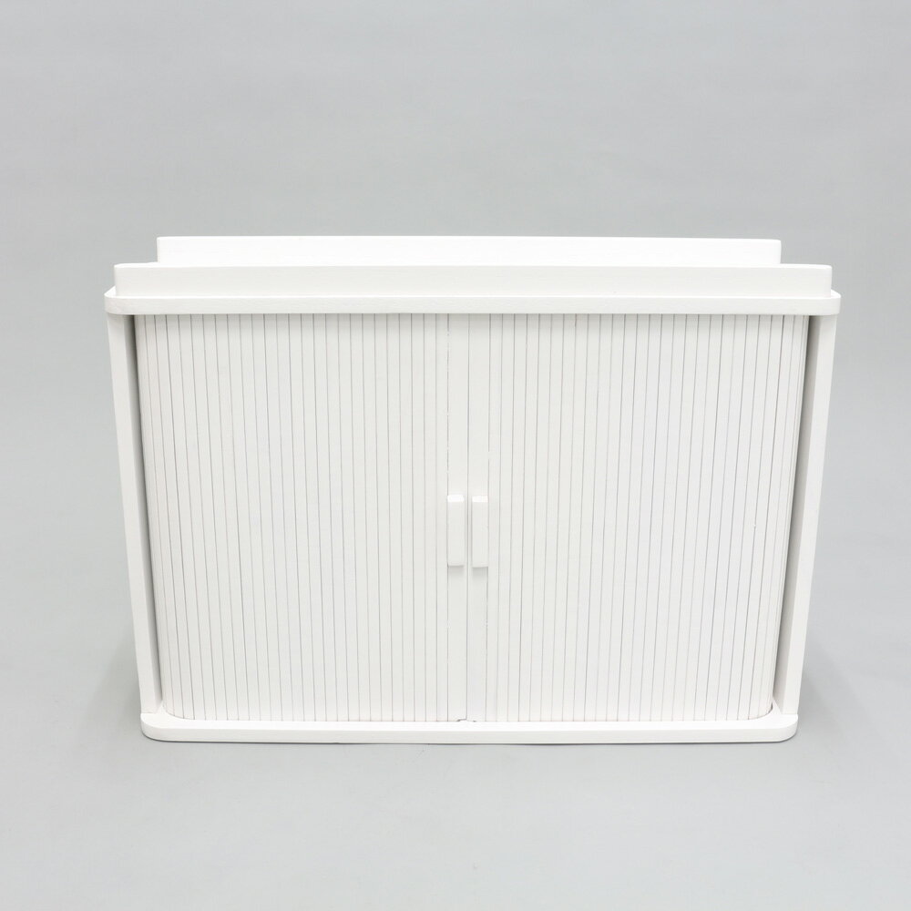 【返品種別A】□「返品種別」について詳しくはこちら□◆ジャバラ扉式で隠して収納できる調味料ケース。◆奥行がスリムなので、場所を取らず調理台の隙間や壁面にも設置できます。◆本体上部に卓上用サイズの調味料などが置ける、小物置きスペースもあります...