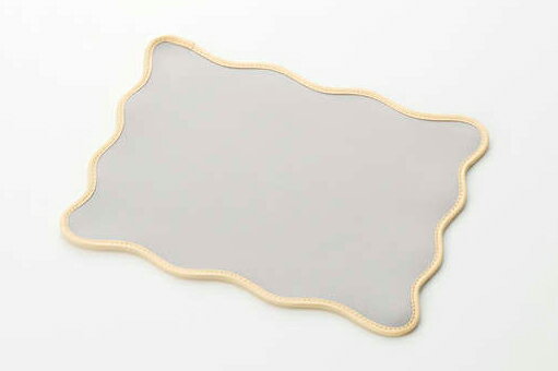 【返品種別A】□「返品種別」について詳しくはこちら□2025年03月 発売◆ウェーブラインが個性的なマウスパッド波のようなウェーブラインが個性的なマウスパッドです。◆2色のコントラストが美しいバイカラーデザイン2色のコントラストが美しいバイ...