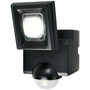 【返品種別A】□「返品種別」について詳しくはこちら□2018年05月 発売メーカー保証期間 1年※アルカリ乾電池は別売りです。別途お買い求めください。◆暗闇でセンサーが人や車の動きを検知して自動点灯◆軒下などの屋外に設置できる防雨仕様（IP...