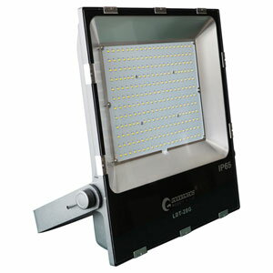 【返品種別A】□「返品種別」について詳しくはこちら□メーカー保証期間 1年※電源直結を前提とした商品のため電源プラグは付属しておりません。コンセントでのお使いを希望の場合は別途電源プラグをご購入ください。◆高品質3030チップ×240粒を採...