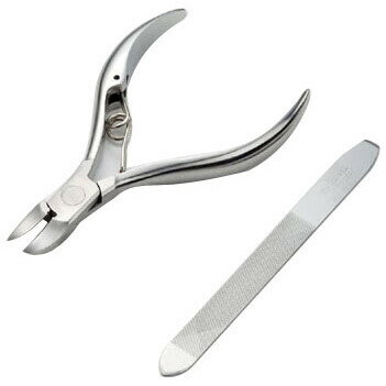 【返品種別A】□「返品種別」について詳しくはこちら□「おひとり様5点まで」◆熟練のスペシャリストが丹念に仕上げた逸品◆ねじりコイルバネの弾力で楽に切れる◆クロスカット（三段目立て）爪ヤスリ付き■　仕　様　■つめきり商品全長：110mm重量：...