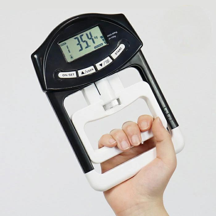 最大測定値90kg！測って鍛えよう力強く動ける体！わかりやすい記録＆比較機能付き。一目で数値がわかるデジタル表示を採用。トレーニングの成果がわかりやすい記録比較機能(19人までユーザー登録可能)ボタンもシンプルかつわかりやすい表記になってい...