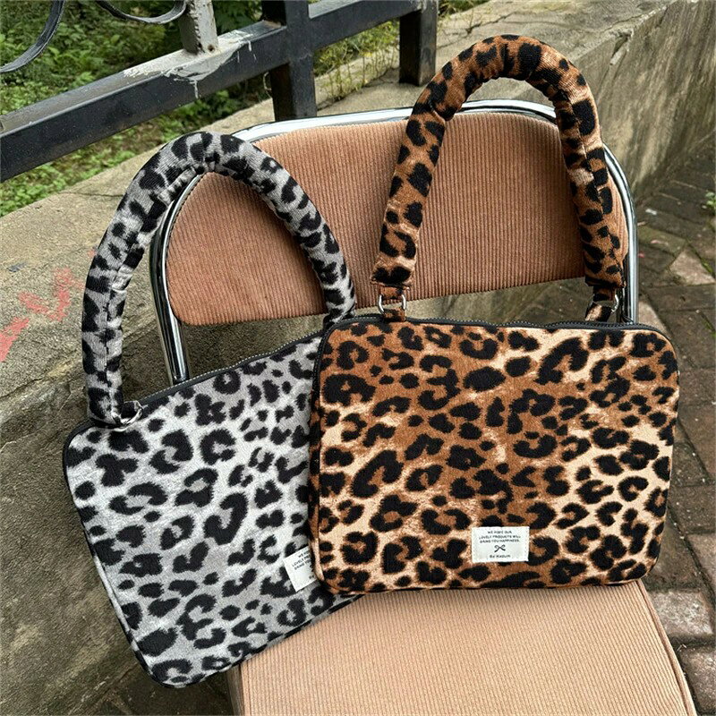 商品説明 商品内容パソコンケース 素材ボリエステルなど 生産国中国 サイズ11インチ:約22*29cm 13-14インチ:約35*26cm 15-15.6インチ:約39*30cm 注意書き※商品写真は、できる限り現品を再現するように画像処理...