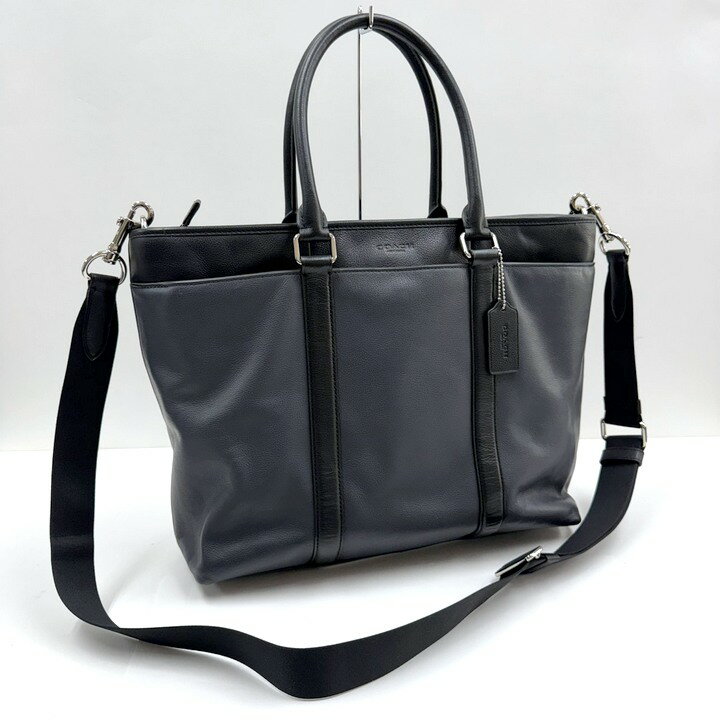 ＞＞同じブランドのアイテムはこちら!! ◆商品ランク Aランク ◆商品情報 ・カラー：ネイビー×ブラック ・素材/ライン：レザー ・サイズ：W:36.5×H:30×D:11cm ハンドル周り(約)49cm ショルダー(約)93～147cm(...