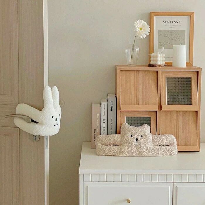 door商品説明商品仕様サイズ：約16*40cmカラー：ウサギ、クマ●用途に応じてドアクッション・ドアストッパーとして使う事ができます。●柔らかい素材なのでドアが傷付きにくいです。●使用しない時はインテリアとして置くだけで可愛いです。在庫・...