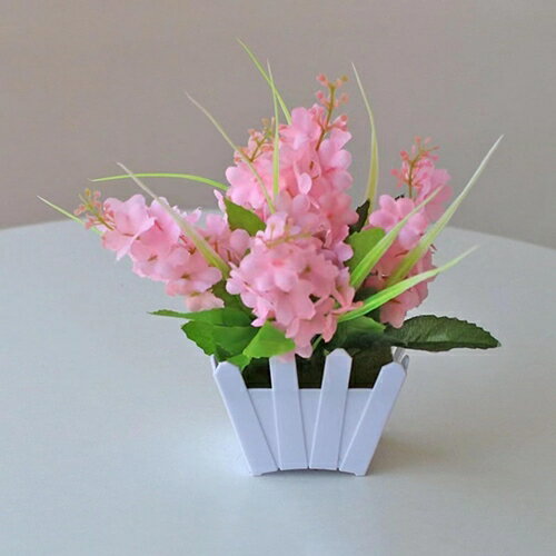 　　　 -------商品詳細------- 【セット内容】シルク造花+木柵。 【本物そっくり】鉢植え造花で、本物を忠実に再現した装飾花です。枯れることなく永遠の花、あなたの部屋を色鮮やかにします。 【お世話不要】いつまでも美しい状態を維持...