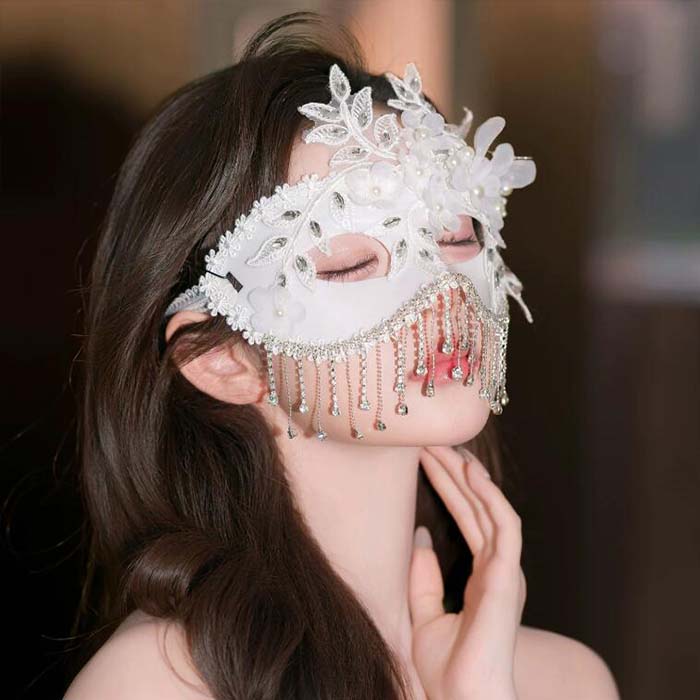 商品 仮面 マスク 素材 ポリエステル サイズ フリー ご了承いただきたいこと： ・採寸サイズなので若干の誤差がある場合がございます。 ・お使いのモニターの設定状況により、実際のカラーの色味と異なる場合ございます。 ・機械による生産過程にお...