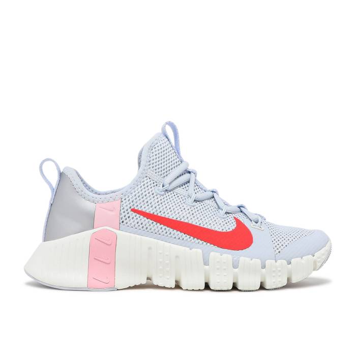ブランド名Nike性別Women(レディース)商品名Wmns Free Metcon 3 'Football Grey Bright Crimson'カラー・Football Grey/Summit White/Arctic Punch/B...