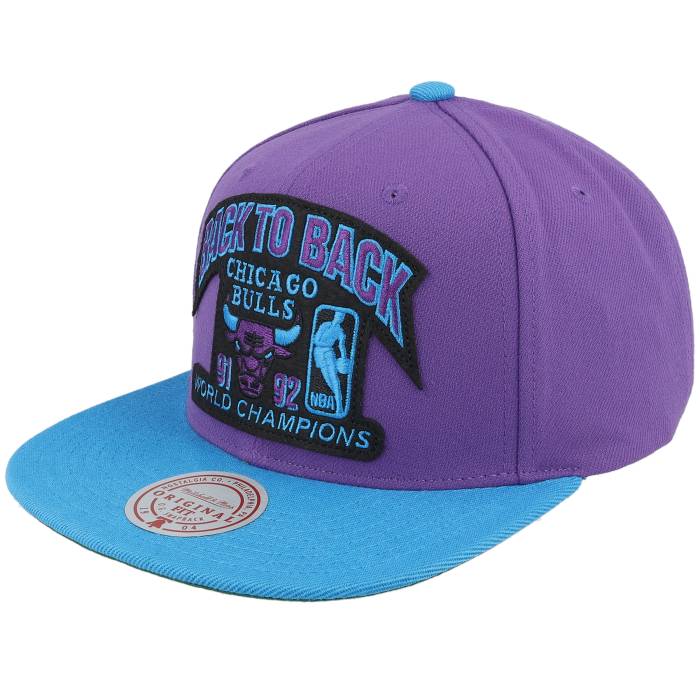 ブランド名Mitchell & Ness性別Men(メンズ)商品名Chicago Bulls 91-92 Champ Flipside Purple Snapbackカラー・Purple