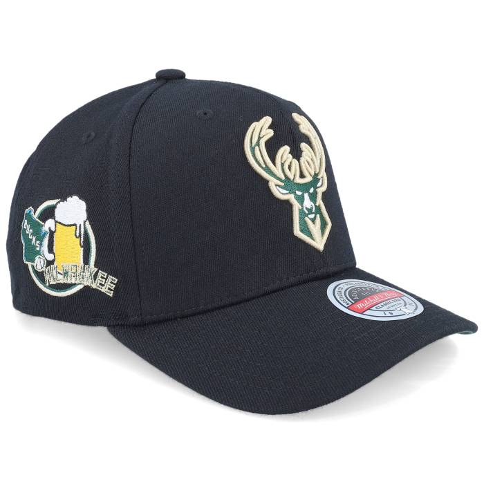 ブランド名Mitchell & Ness性別Men(メンズ)商品名Milwaukee Bucks Classic Red Custom Patch Black Adjustableカラー・Black
