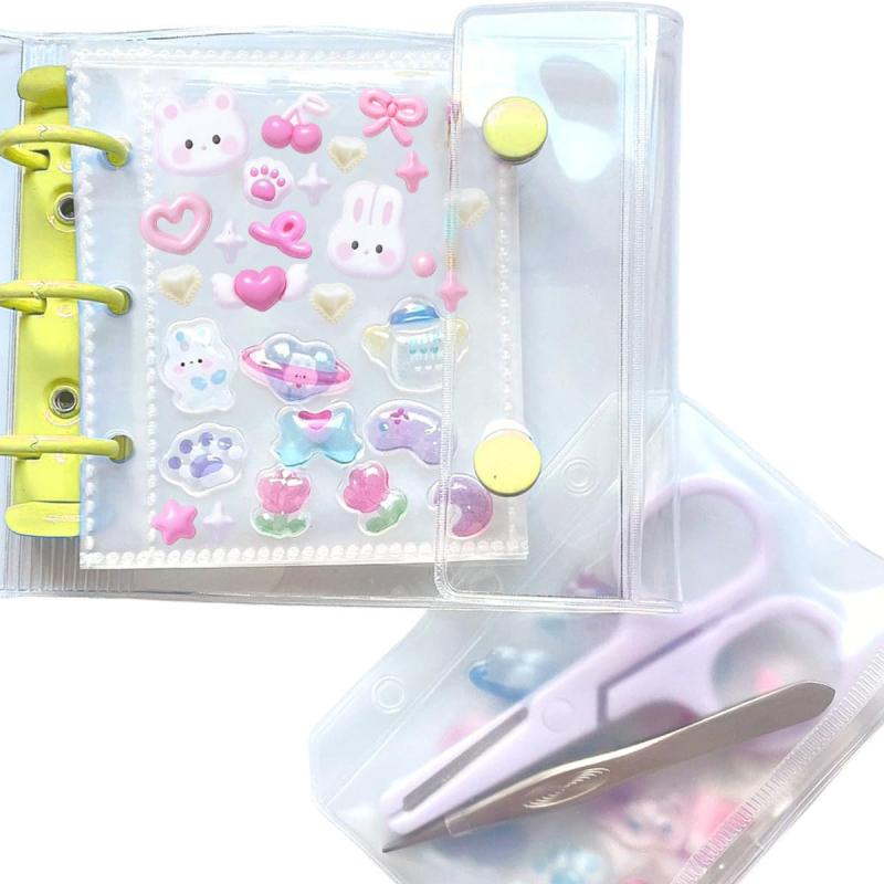 シール帳 プリ帳カバンに入るA8 手のひらサイズレフィル10枚 収納袋付き 透明 推し カラー トレカ チェキ プリクラ ファイル Abon Abon商品説明シール帳や推し活にピッタリのA8型バインダーです。10枚のレフィルと便利な収納袋ま...