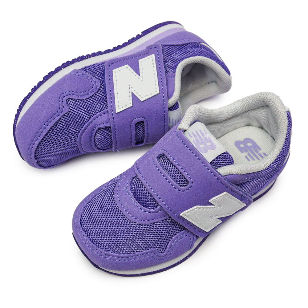 メーカー希望小売価格はメーカーカタログに基づいて掲載しています LIFESTYLEの人気シューズ「323」のINFANTモデルにトーナルに仕上げたシーズナルカラーが登場。1970年代のスリム＆ロープロファイルなランニングスタイルを、脱ぎ履き...