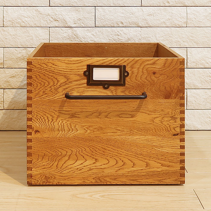 関家具 クック 収納ボックス F WF-1 オーク無垢材を贅沢に使用したシンプルな収納ボックス（ストレージボックス）。 幅37cm×奥行35cm×高さ32cmのボックスです。 ボックス本体は堅牢な組み接ぎ加工が施されており、強固で丈夫な造り...