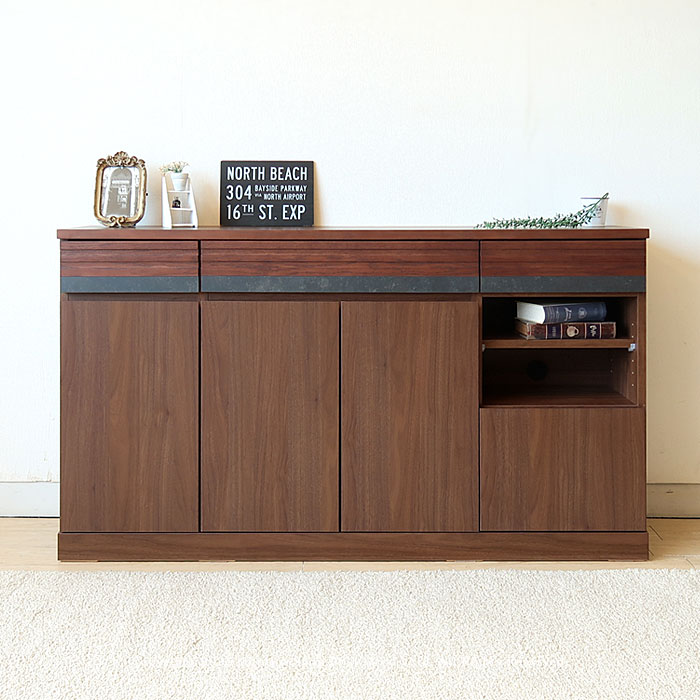 薄型設計のサイドボード BR色 お部屋に圧迫感なく設置する事が出来る超薄型設計のサイドボード。 奥行が30cmという薄型時代に合わせたスリムデザインで、収納と省スペースを両立しています。 また、前板（上段）にはオーク無垢材を使用しており、立...