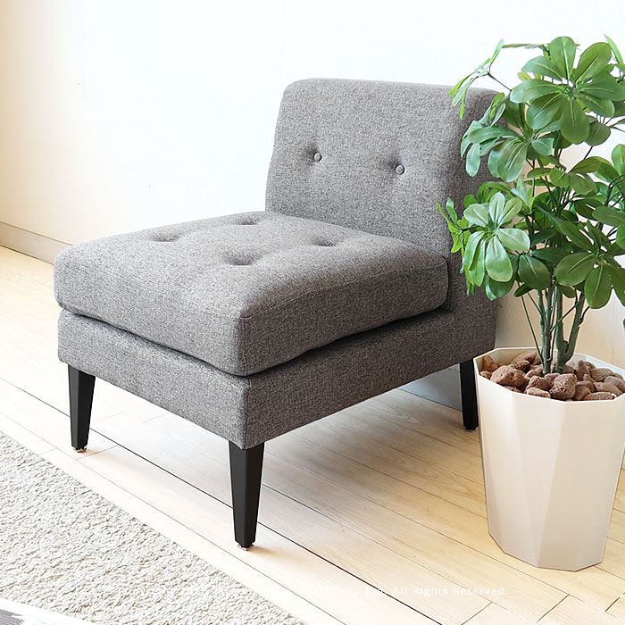 ボタン締めソファ 1P ソファダイニングで活躍するカジュアルなデザインの肘なし1人掛けソファ（LDソファ）。 LDテーブルと組み合わせて、ゆったりくつろげる家族団らんの空間作りにぴったりなアイテムです。 こちらのソファは通常のダイニングチェ...