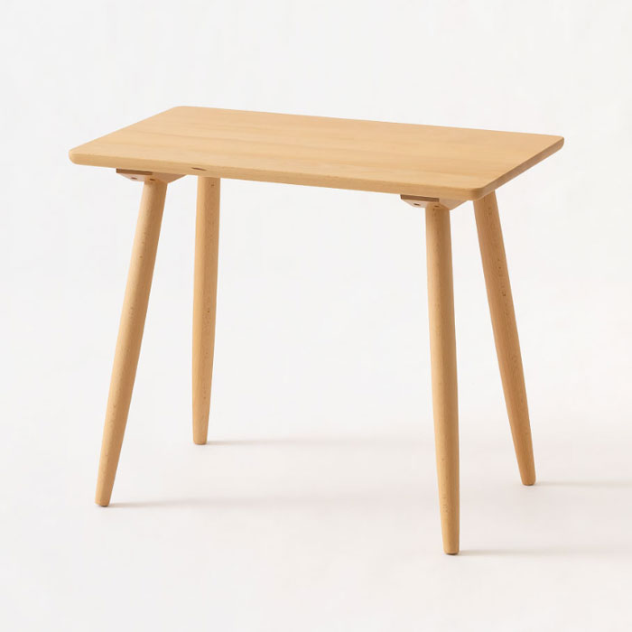 飛騨産業ティーテーブル CC370B ビーチ無垢材を使用した繊細なフォルムの中に優しさが感じられるラウンジテーブル（リビングテーブル）。 天板の縁や脚部は丸みのあるやわらかな形状に面取り加工がされています。 生活の中で自然とくつろげるような...