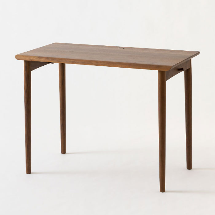 飛騨産業 RODAN デスク DE319U/DE319N/DE319B 厳選されたものに囲まれた大人のためのこだわりのデスク。リビングや寝室などのコンパクトなスペースでデスクコーナーを作ることができます。コードの配線を考慮したデザインのため...