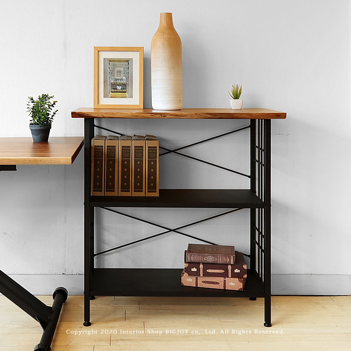 耳付き天板が魅力のシェルフ 耳付きのアカシア無垢材を天板に使用した自然の風合いが魅力的なオープンシェルフ（飾り棚）。 ブラックのスチールフレームが天板をより強調する、和モダンな印象がかっこいい収納家具です。 奥行34cmのコンパクトな設計に...