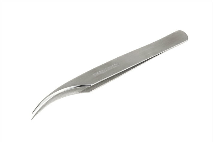 日本最高レベルの品質を有している究極の日本製ツイーザーです。1.2の厚さで長時間の施術に疲れにくい設計となっております。消毒用アルコール対応商品長さ：125mm幅：10mm　厚み：1.2mm（ステンレス1枚分）重さ：18g素材：ステンレス※...