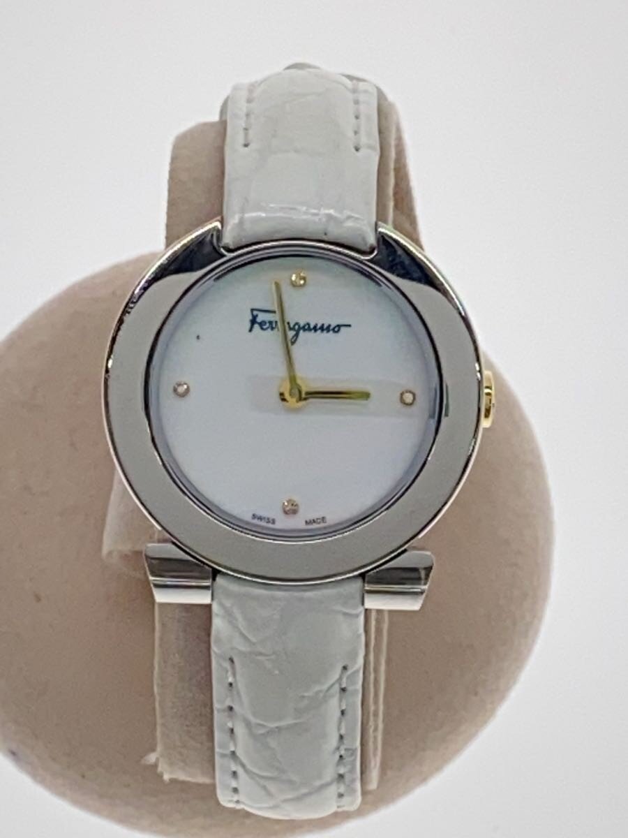 【ブランド】Salvatore Ferragamo 【ブランドカナ】サルヴァトーレフェラガモ 【型番】 【程度】B 【サイズ】 【メインカラー】ホワイト 【素材・生地】レザー 【キーワード】　　 2026/08/05 セカンドストリート川崎...