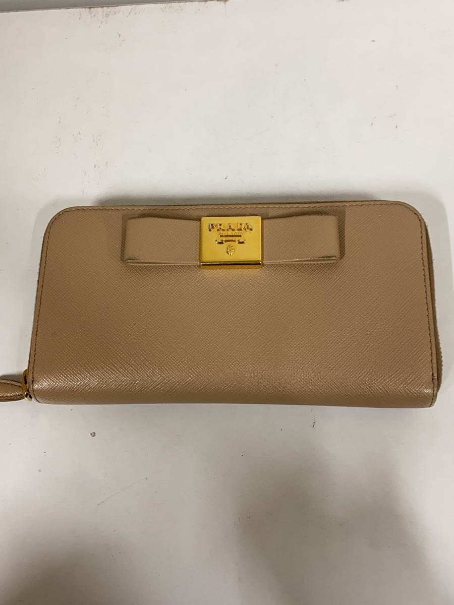 【ブランド】PRADA 【ブランドカナ】プラダ 【型番】 【程度】B 【サイズ】 【メインカラー】ベージュ 【素材・生地】レザー 【キーワード】　　 2025/11/27 セカンドストリート大津瀬田店【4302】【中古】PRADA◆長財布/...