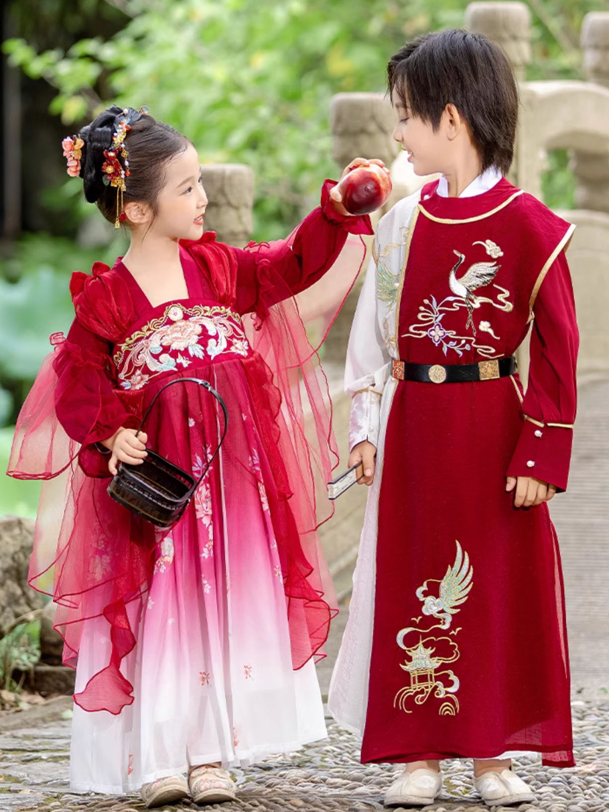 商品詳細 子供漢服　チャイナ服コスプレ衣裳 内容 女の子はワンピース 男の子用の黒いベルトは別売り、追加可能です。 衣装セットは腰紐と白い衿（ブラウスと別々）有り。 サイズ（cm） 110：身長100-110　体重15-20kg 120：身...