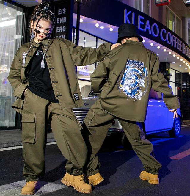 商品詳細 子供中華風ダンス衣装　カンフーウェア　武術衣装　チャイナ風ストリートダンスウェア　チャイナ服 内容 2点SET：ジャケット＋ズボン：4980円 3点SET：黒Tシャツ含め：5980円 サイズ 120：身長110-120　体重18-...
