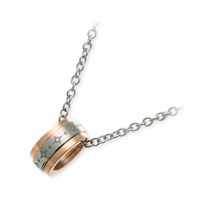 さりげなく漂う洗練された雰囲気が、ファッション性の高さを感じさせるネックレスです。シンプルなデザインながら、存在感を装いにアピール。幅広いシーンで活躍するアイテムです。 fe-fe×phiten フェフェ×ファイテン チタンネックレス 【送...