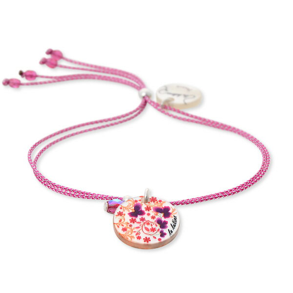 日常のさりげないアクセントにぴったり。大人の装いを上手に引き立てるコードブレスレットです。程よいボリュームで、スマートなコーディネートを楽しめます。自分へのご褒美に、プレゼントにお勧め。La Lutine ラリュティーノ コードブレスレット...