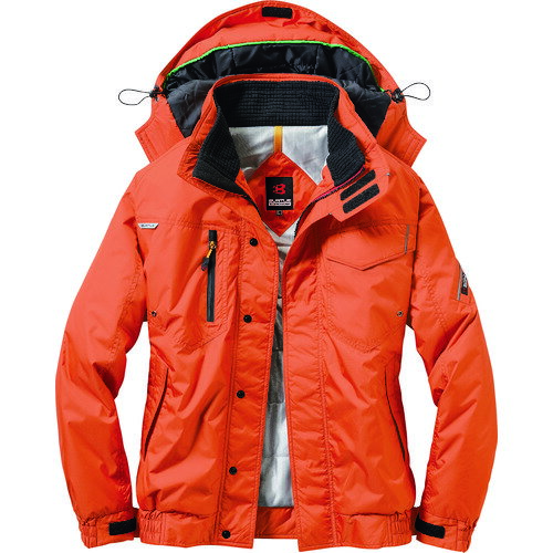 特長 ●スタイリッシュなシルエットを採用しています。 ●軽量・防風・保温設計です。 ●裏地に「サーモトロン　ラジポカ」を使用し、優れた保温性があります。 ●首まわりに保温性の良いマイクロブロックフリースを採用しています。 ●裏地に静電気防止...